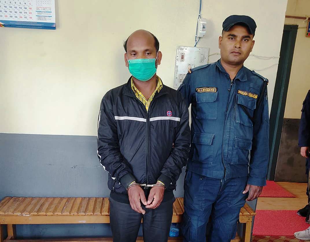 ३ करोड ५६ लाखकाे चेक र ७ लाख नगदसहित एक हुण्डी काराेबारी पक्राउ