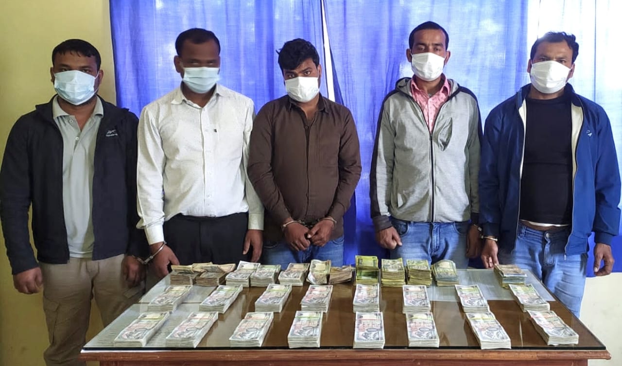 हुण्डी कारोबारमा सलंग्न ५ जना २१ लाख अवैध रकमसहित पक्राउ